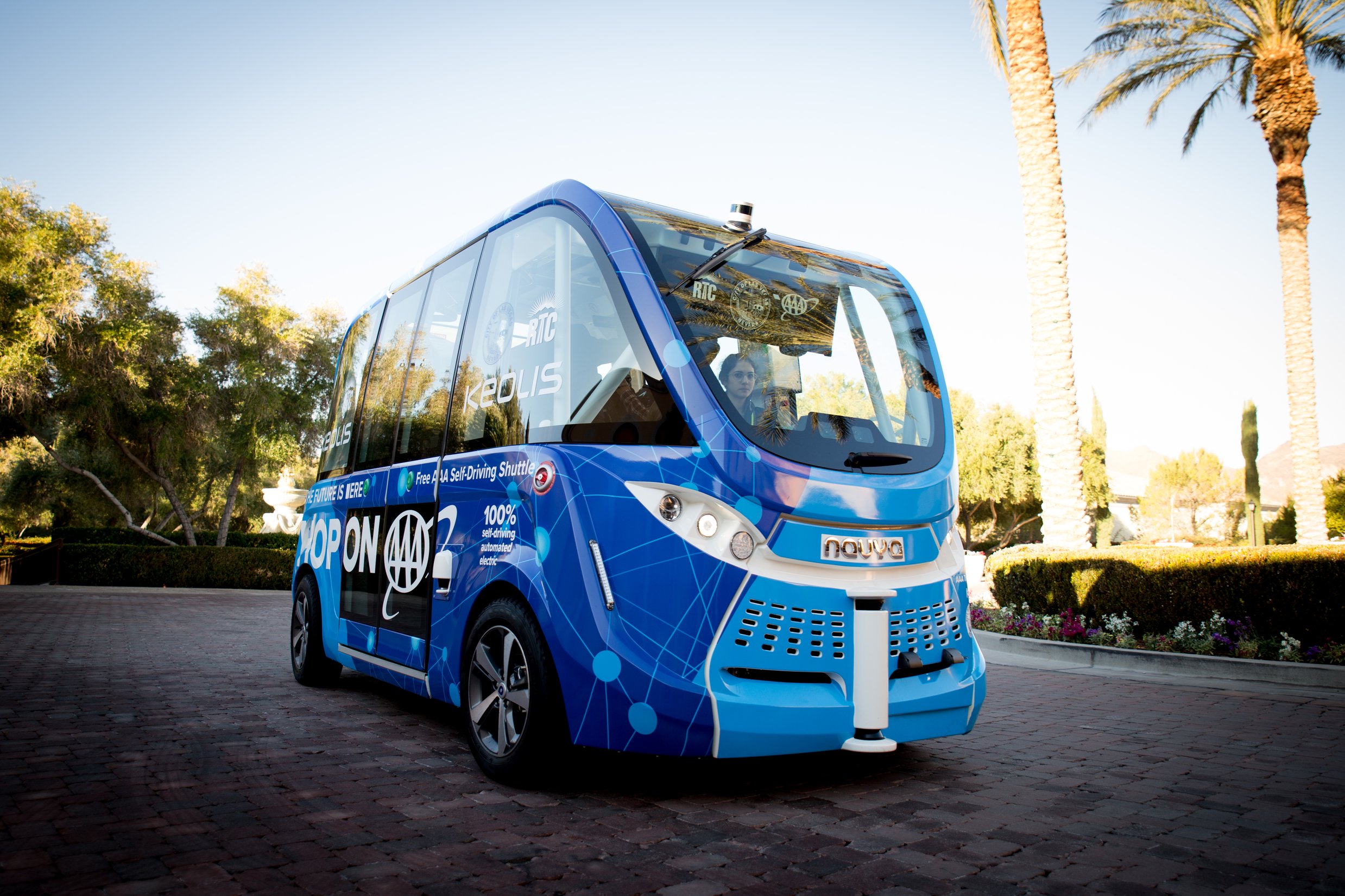 Keolis & NAVYA Demo Autonomous Shuttle and Autonom Cab at CES