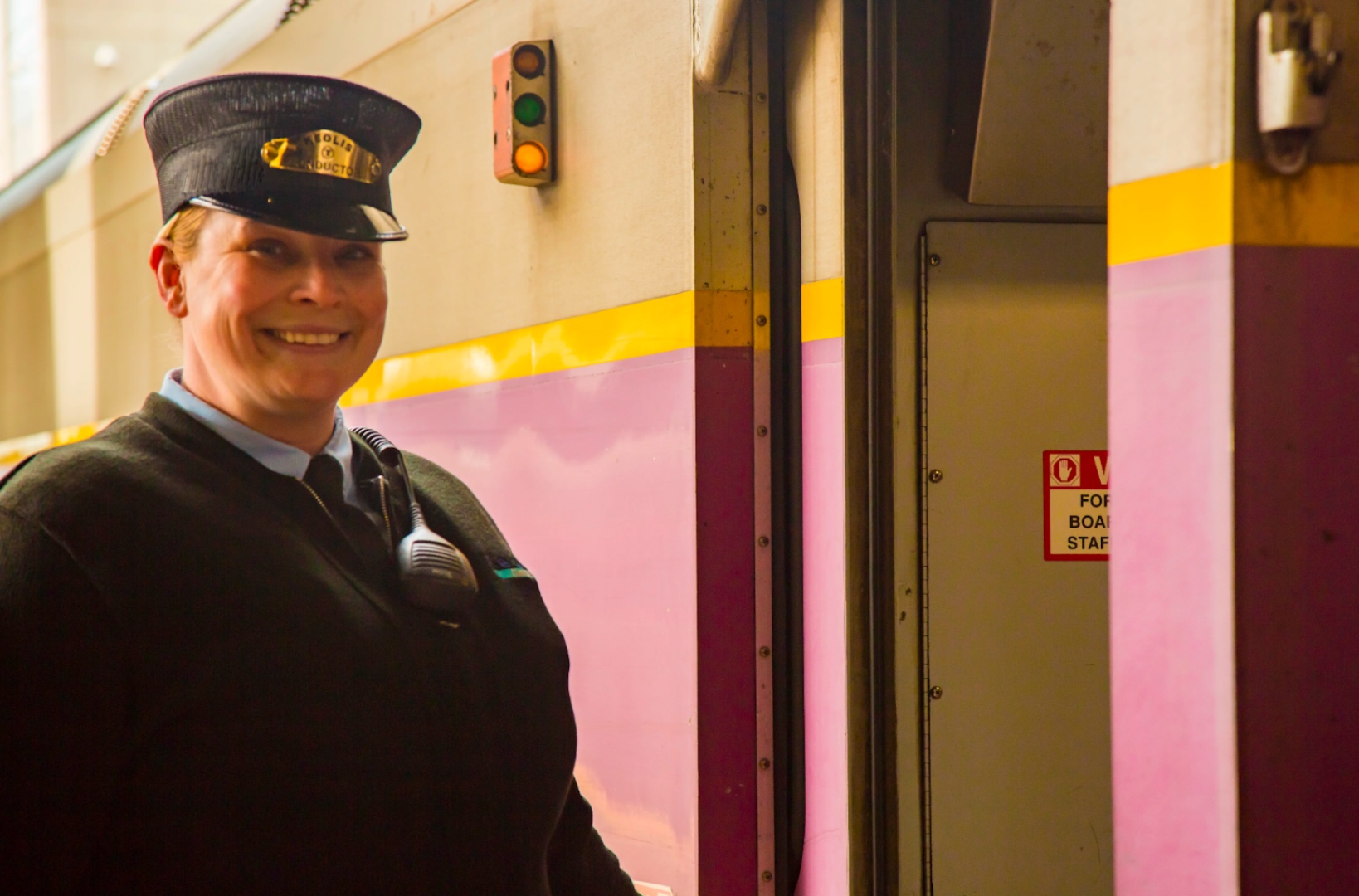 Commuter Rail Conductors Ratify New Contract with Keolis